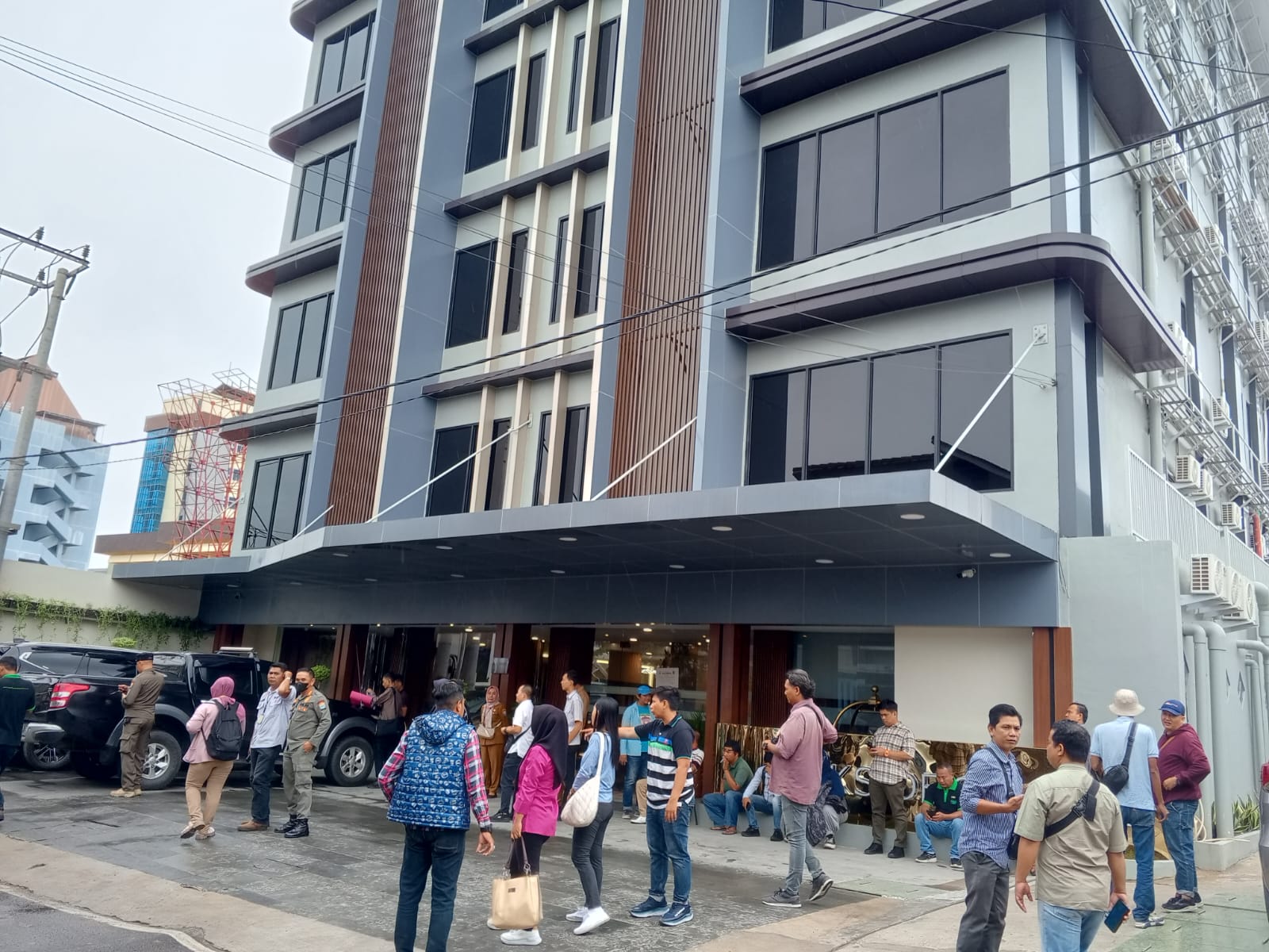 Perwakilan Parkside’s Hotel, Anton Nurdin : Jika Segel Dibuka Bisa ...