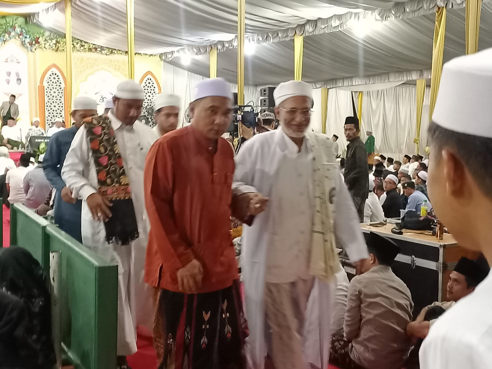 Guru Mulia Prof Abdullah Baharun dr Yaman dan Gus Reza Lirboyo mengisi ...